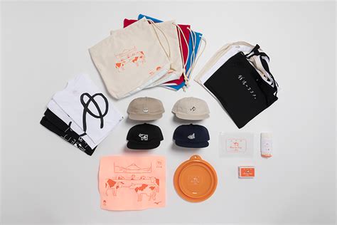牛乳石鹸 × Beams Japan「銭湯のススメ。」初のコラボレート商品として牛乳石鹼「カウブランド橙箱」を限定発売。長場雄氏描き下ろし