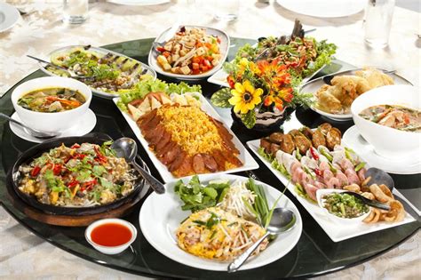 中華料理のターンテーブルはどっちに回すのが正しいマナー？
