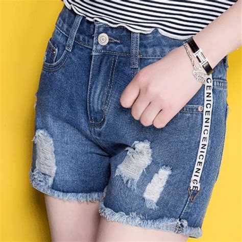2018 Summer Ladies Denim Shorts Holes Slim Shorts Shorts All Match New
