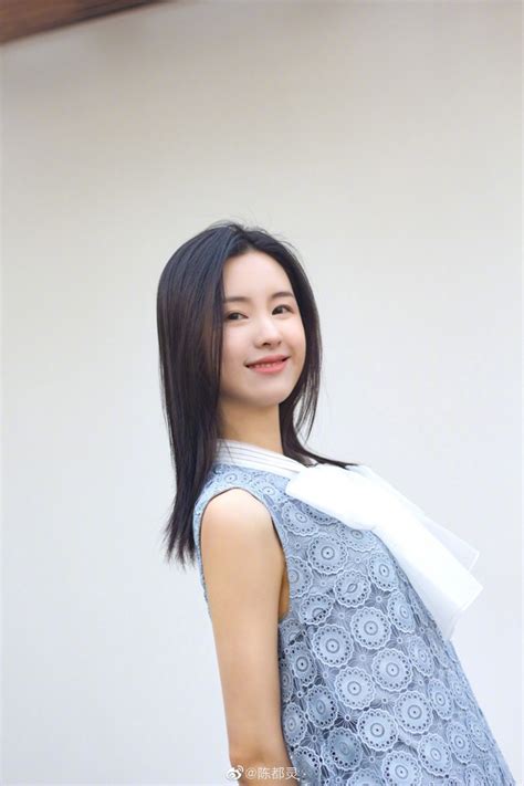 《雁回時》陳都靈7件事！打敗奶茶妹成最美校花，曾因8個白眼受封「紅毯最做作女星」