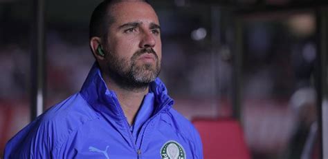 Palmeiras Auxiliar De Abel Vê Rivais Pressionados E Elogia Rony