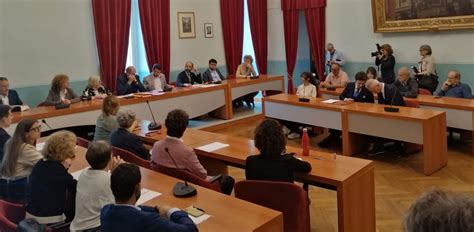 E Allora Le Foibe Varieventuali Rosse Torri