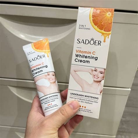 کرم سفید کننده بدن سادور مدل ویتامین سی بانوی من