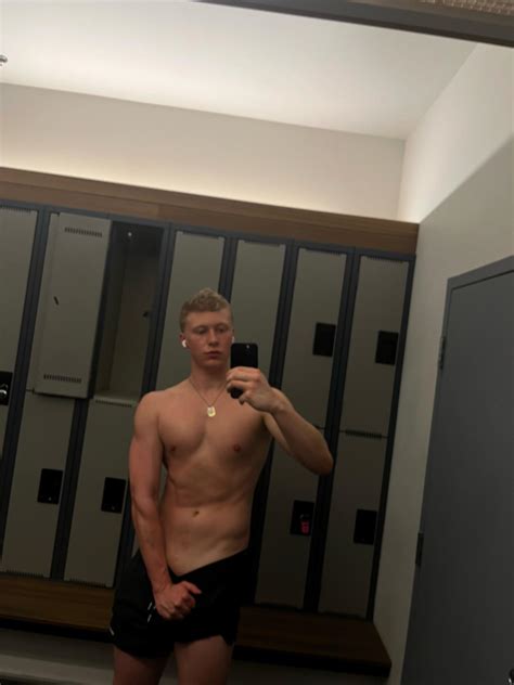 These boys are taking locker room fun to the next level [Not OC] : r ...