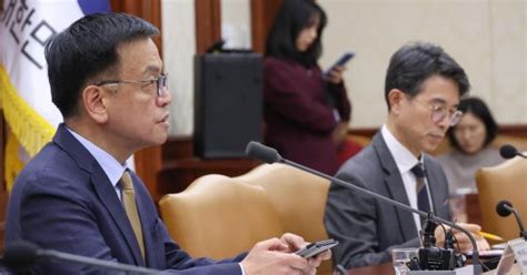 [사설] 석유화학 구조조정 탄핵 정국에 실기할까 걱정