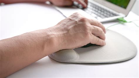 Proper Positioning Of Mouse And Keyboard For Workplace Ergonomics