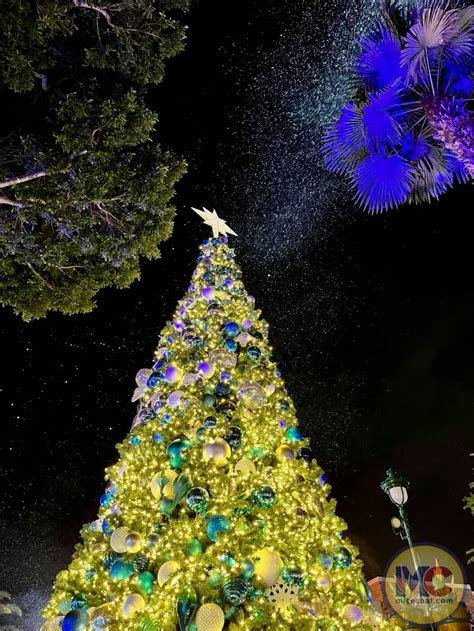 Disneyland Downtown Disney Christmas Tree Snow Micechat