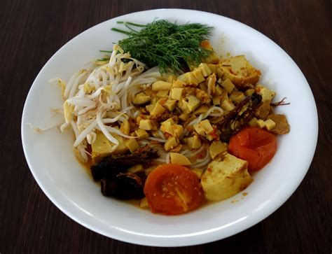 ขนมจีนน้ำเงี้ยวเห็ด มังสะวิรัติ