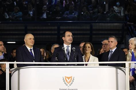 Ο Χριστοδουλίδης πρόεδρος της Κύπρου κερδίζοντας τα δυο μεγάλα κόμματα