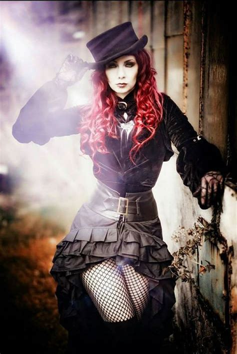 Model Drastique Photo By Silke Hartkopf Mode Steampunk Victorian