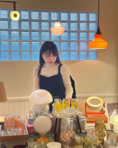 Lee 협찬 Ahc New 엠버서더 박규영이 선택한 Ahc 리프팅 프로샷 세럼 슬로우 에이징 Ahc프로셧 첫 론칭 기념