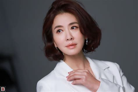 딸랑이의 세상만사 배우 이일화 화보 촬영 B컷