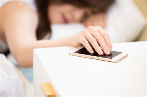 아침에 알람 여러 개 맞추는 습관… 몸에 ‘최악인 이유 당신의 건강가이드 헬스조선