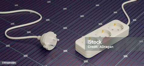 콘센트와 전자 플러그가 있는 태양 전지판 3d 렌더링 전기 플러그에 대한 스톡 사진 및 기타 이미지 전기 플러그 0명 3차원 형태 Istock