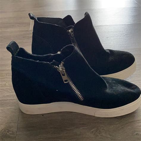 Steve Madden Suede Wedgie Booties Gem