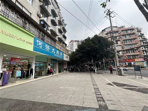 黄金十字路口转角全业态！两面开间超强展示面 年租12万8千房发现成都商铺
