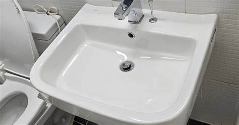 기존 집이 매우 더러웠는데 꼼꼼하게 청소해주셨습니다 덕분에 깨끗한 집에 무사히 입주할 수 있었어요ㅎㅎ 더운 날씨에 너무