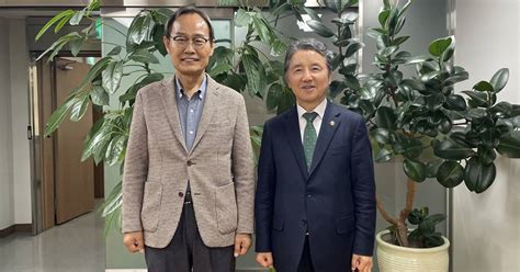 경북소식 박남서 영주시장 남성현 산림청장과 면담 위키트리