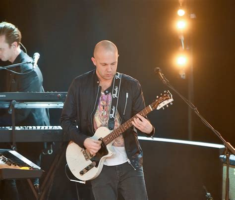 Mikko Kosonen Monipuolinen Kitaristi Ja Tuottaja Suominews