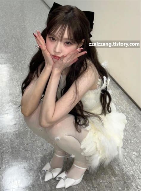 길 잃은 백구 같은 에스파 Aespa 윈터 비주얼 미모 [짤짱]