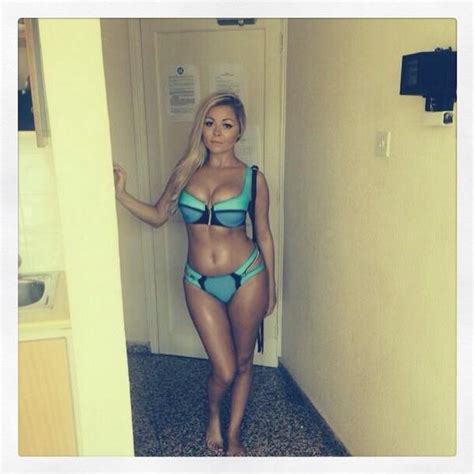6 Hot Sexy Becki Jones Bikini Pics