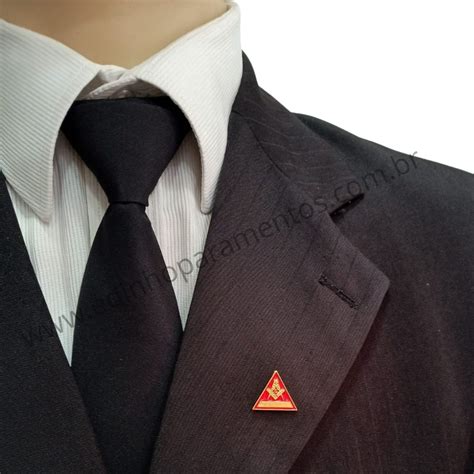 Pin Triângulo Esquadro E Compasso Vermelho