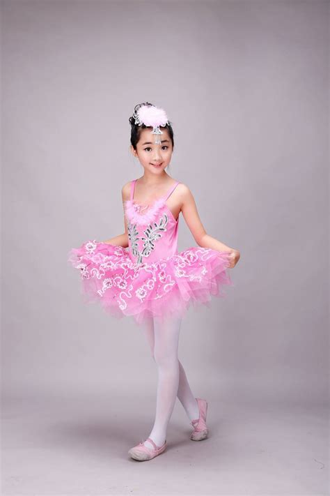 儿童表演妆容舞台儿童表演妆容儿童舞台妆容图片大山谷图库