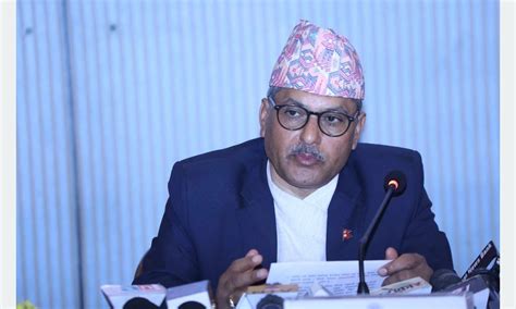 अर्थतन्त्रमा सुस्तता छाउनुमा सहकारी समस्या प्रमुख कारण गभर्नर अधिकारी
