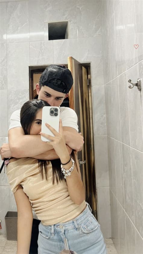 Pin De Ity En Parejas 👩‍ ️‍💋‍👨 Fotos Con Pareja Poses De Fotografía