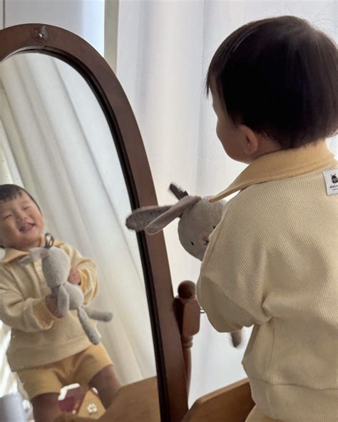 갬수디 아기가사는집 • 현실육아일상 • 아기방꾸미기 행복한 우리집 알밤톨🌰🤎 이제 날씨 따뜻해지면 예쁜 꼬까옷입고 나들이가쟈💕