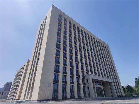 最后经过验收组合议一致认为装配式建筑实训楼项目符合国家建设工程质量验收标准要求项目通过竣工验收验收结论为合格