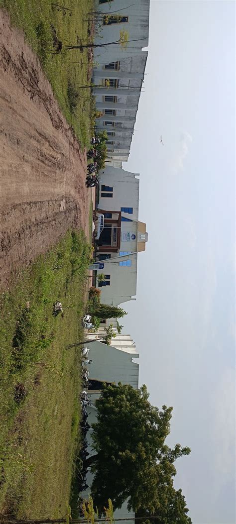 Kgtti Pavitra Nadumani