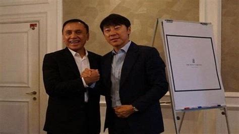 Skuat Timnas Senior Disebut Shin Tae Yong Passingnya Seperti Anak SD