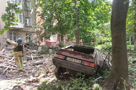 ВС РФ нанесли удар по жилому дому в Сумах есть погибшие Спектр