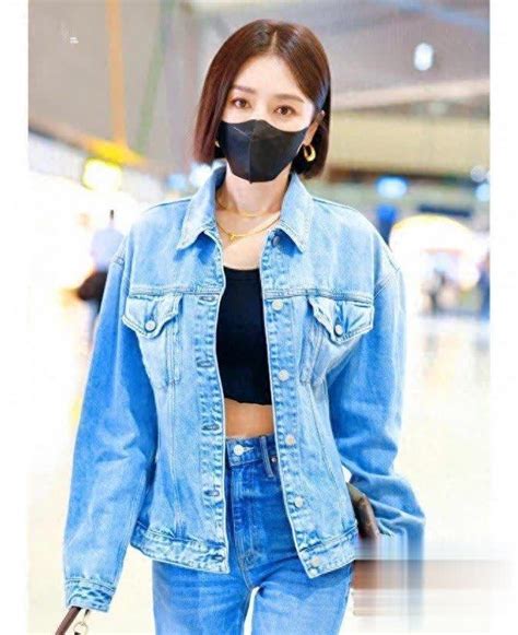 看了秦岚的穿搭，我悟了：牛仔外套不配阔腿裤、小黑裤 360娱乐，你开心就好