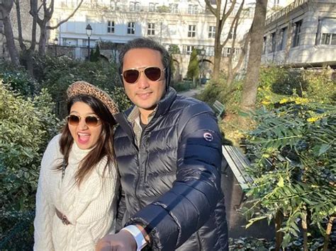 Anam Mirza S Hubby Mohammad Asaduddin Treats Her With A Delicious Meal