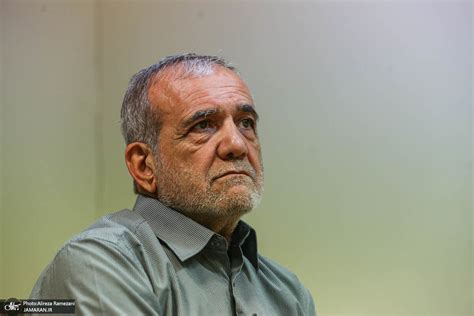 خبرآنلاین عکس تصویری متفاوت از خنده‌های پزشکیان در مجلس