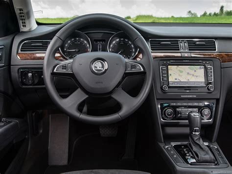 Skoda Superb Combi Review Spec Release Date Picture And Price