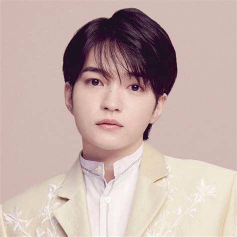 なにわ男子・西畑大吾「女子アナと熱愛報道」占い師が番組で鑑定した「好きな女性のタイプ」に「当たりすぎ！」驚きの声 Smart Flash