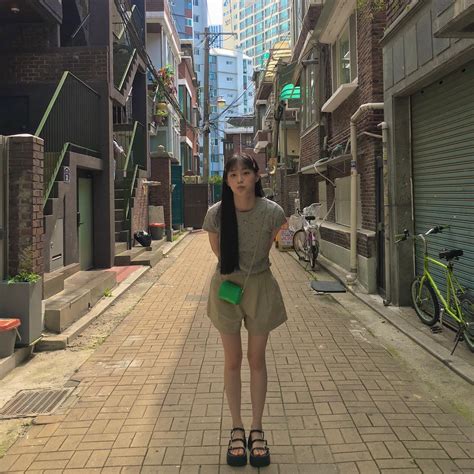 Loona Chuu Rkfeets