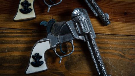 Hopalong Cassidy Cap Guns And Pistol At The Eddie Vannoy Collection