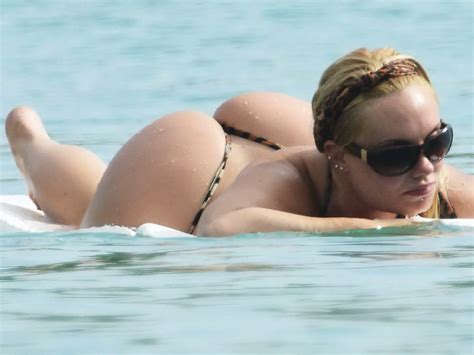 Nicole Coco Austin Areola Peek In A Thong Lepard Print Bikini At A