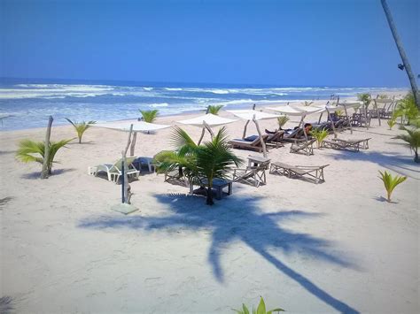Badestrand Von Assinie Elfenbeinküste Reisen