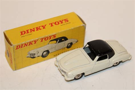 MERCEDES BENZ SL BLANC DINKY TOYS