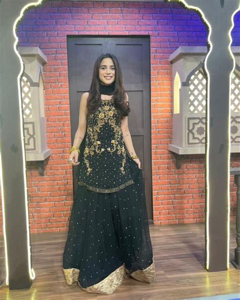 Aima Baig Celebrities Babe Bits