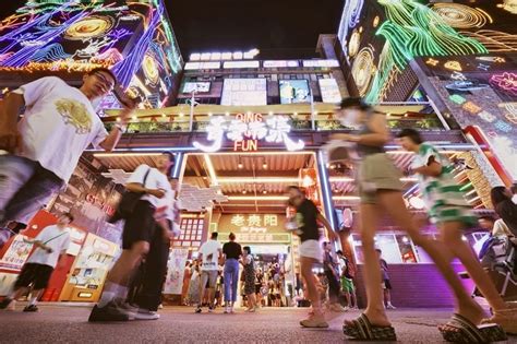 直播预告｜探路贵阳夜经济江湖第一站：青云路腾讯新闻