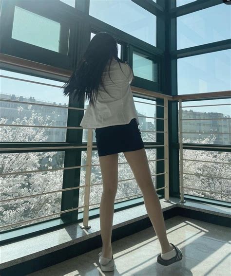 GB에 있는 핀 여자 교복 만화 머리 아름다운