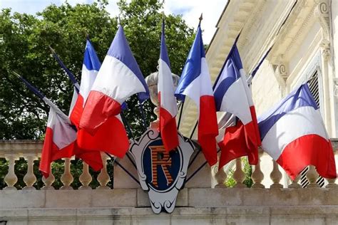 Во Франции новое правительство — Haqqin