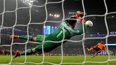 Las Atajadas De Claudio Bravo Y El Lujo De Sergio Agüero Salvaron Al