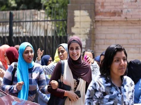 فرحتان لطلاب الثانوية العامة بعد امتحانات الجيولوجيا والاست مصراوى